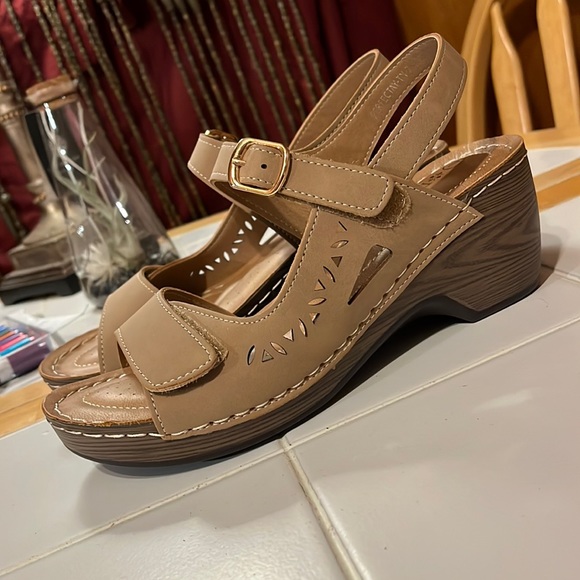 Spring Step | Shoes | Patrizia Sandals By Spring Step Size 7 Sandals ...